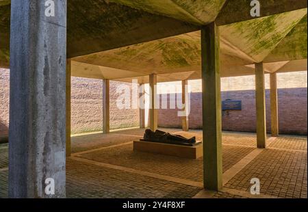 Fallen Soldier sculpture by Hans Wimmer at the German Military Cemetary ...