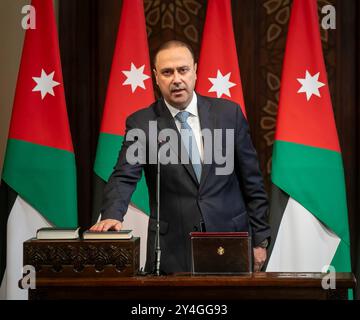 The prime minister and ministers of the new Jordanian government take ...