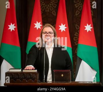 The prime minister and ministers of the new Jordanian government take ...