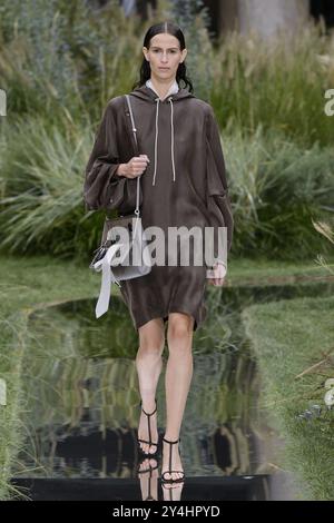 Model Jeanne Cadieu walks on the runway during the Dolce Gabbana Ready ...