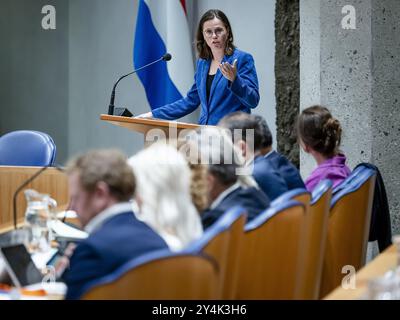 DEN HAAG - Mirjam Bikker (ChristenUnie) and Ingrid Michon-Derkzen (VVD ...