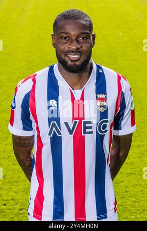 TILBURG - Jeremy Bokila of Willem II celebrates the 2-1 during the ...