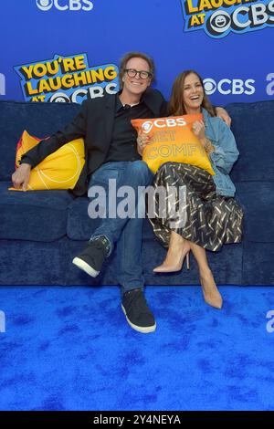 Mike Benson mit Ehefrau Rebecca beim CBS Event You re Laughing at CBS ...