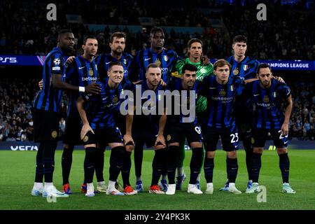 Manchester United players pose for a team photo during the UEFA Women's ...