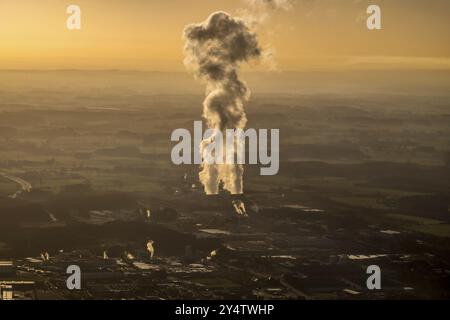 Smoke column from a power station Stock Photo - Alamy