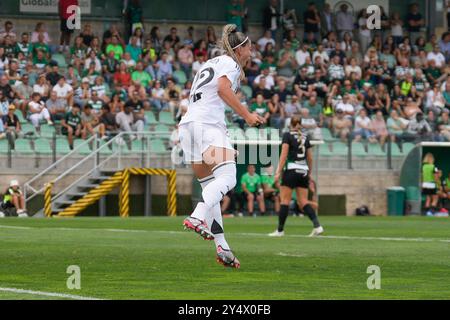 Athenea del Castillo of Real Madrid celebrates a goal during the UEFA ...