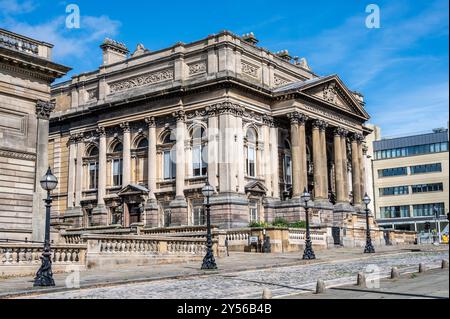 This colourful street scene image of Liverpool's prestigious Walker Art ...
