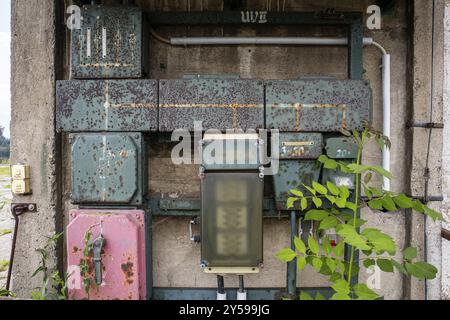 Old electrical power distribution outside Stock Photo - Alamy