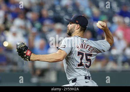 Detroit Tigers pitcher Brenan Hanifee throws in relief against the ...
