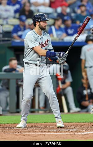 Detroit Tigers Matt Vierling, right, celebrates his two-run home run ...