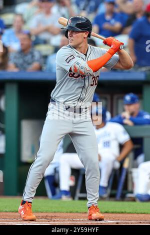 Detroit Tigers' Kerry Carpenter (30) bats during the first inning of a ...