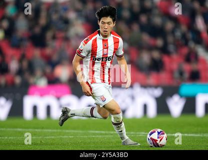 Bae Jun-Ho of Stoke City scores a goal to make it 2-1 during the Sky ...