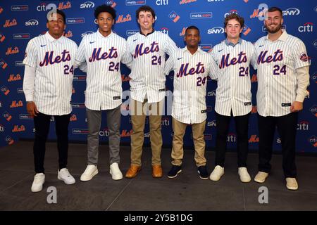 New York Mets' Brandon Sproat pitches during the third inning of a ...