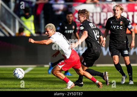 UTRECHT - (l-r) Can Bozdogan of FC Utrecht, Cisse Sandra of sbv ...