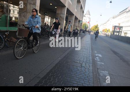 Copenhagen/ Denmark/21 September 2024/ Cargo bikes are very popular in ...