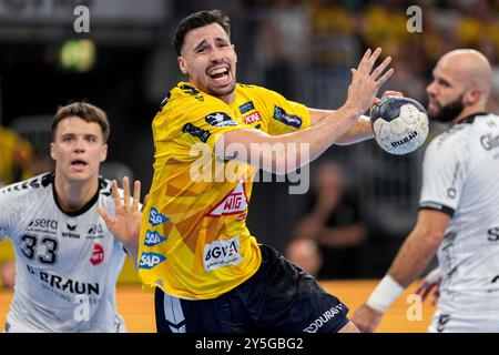 Aaron Mensing (MT Melsungen #33) , GER, MT Melsungen - TVB 1898 ...