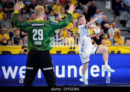 Timo Kastening (MT Melsungen #73), Ruben Marchan (MT Melsungen #2 ...