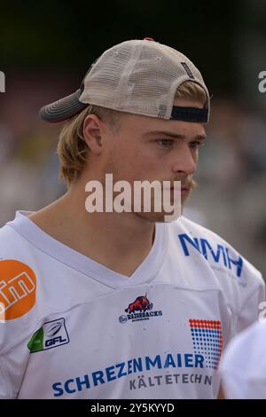 Ben Rashid (45, DL, ifm Razorbacks Ravensburg) stellt Jason-Matthew ...