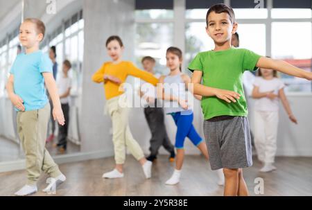 Group of children dancing contemporary dance Stock Photo - Alamy