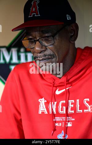 Los Angeles Angels manager Ron Washington walks to the dugout before a ...