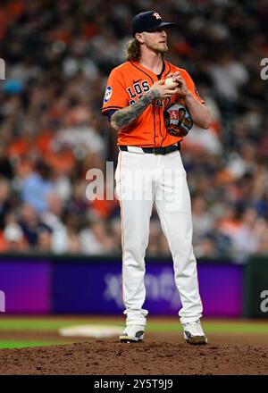 Houston Astros relief pitcher Josh Hader (71) throws during the ninth ...