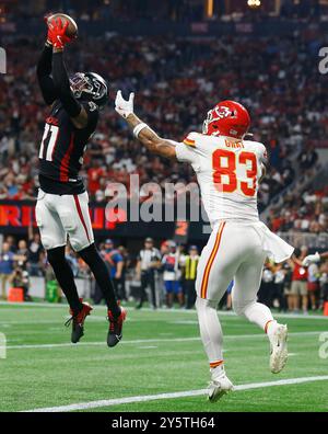 Atlanta Falcons safety Justin Simmons (31) rushes during an NFL ...