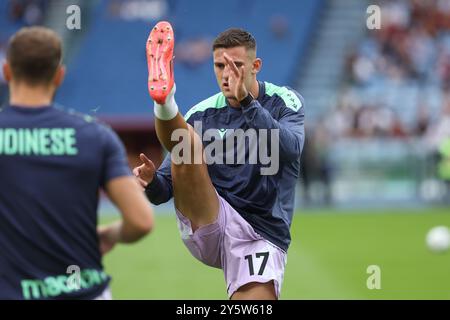 Lorenzo Lucca (Udinese) warm up during US Lecce vs Udinese Calcio ...