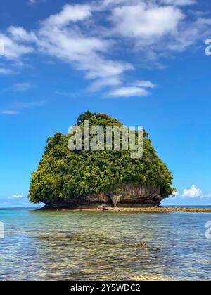 Boslon Island of Britania Islands. Surigao del Sur. Mindanao ...
