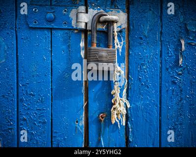 SHAPES SHADOWS TEXTURES PATTERNS OBJECTS COLOUR OBSCURE ITEMS Stock ...