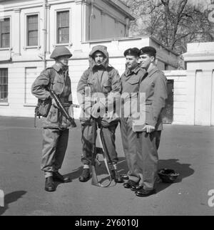 NEW ARMY UNIFORMS ON SHOW 28 MARCH 1961 Stock Photo - Alamy