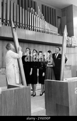 FIRST MORMON CHAPEL IN LONDON 3 FEBRUARY 1961 Stock Photo - Alamy