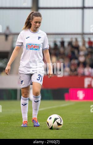 Jana Feldkamp (TSG Hoffenheim, #31), Lisa Doorn (TSG Hoffenheim, #14 ...