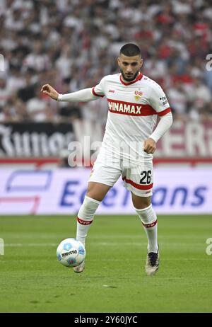 Deniz Undav (VfB Stuttgart), action, duels versus Anel Ahmedhodzic ...