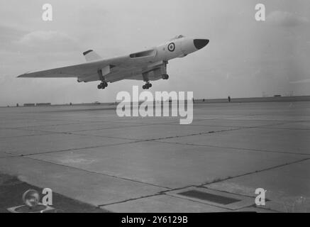 AVIATION SCRAMBLE OF VULCAN BOMBER CREW AND IN FLIGHT 28 AUGUST 1960 ...