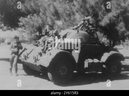 ARMY TROOPS GUARD CITY BULAWAYO 28 JULY 1960 Stock Photo - Alamy