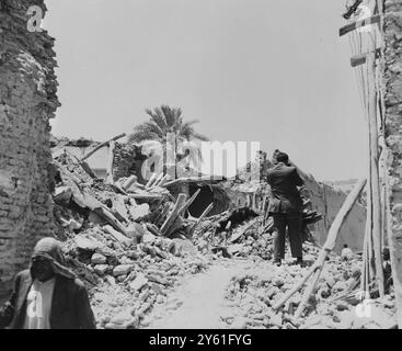 LAR, SOUTH PERSIA, EARTHQUAKE RESCUE SCENES 29 APRIL 1960 Stock Photo ...