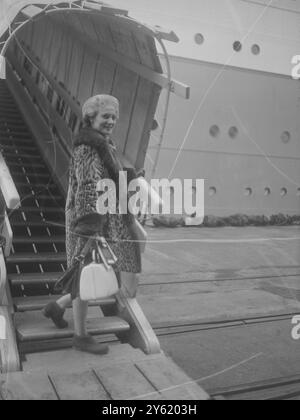 LADY KITTY CRANE 28 JANUARY 1960 Stock Photo - Alamy