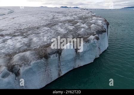 Views of Austfonna, an ice cap located on Nordaustlandet in the ...