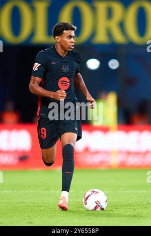 Lamine Yamal of Spain (C) runs with the ball during a FIFA Men’s World ...