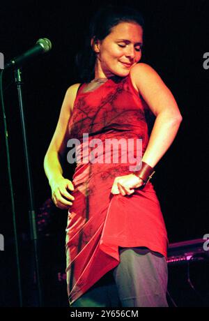 EMILIANA TORRINI, YOUNG, CONCERT, 2000: A rare image of young Emiliana ...
