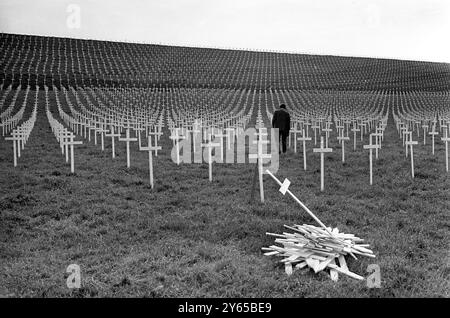 'Oh What a Lovely War'- The War Cemetery built on the Downs behind ...