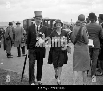 Ascot . Major and Mrs Ian Hay Beith . 1930 Stock Photo - Alamy