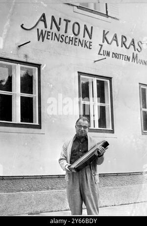 Vienna, Austria: Famous Zither player Anton Karas of the film "The ...
