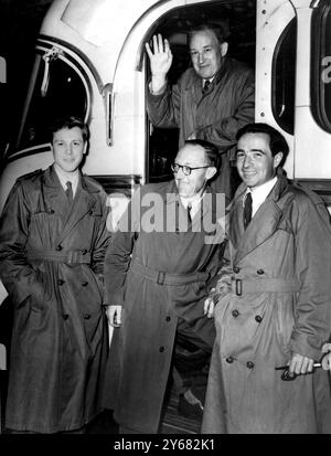 THE MAN CALLED BACK, from left: Conrad Nagel, Doris Kenyon, 1932 Stock ...