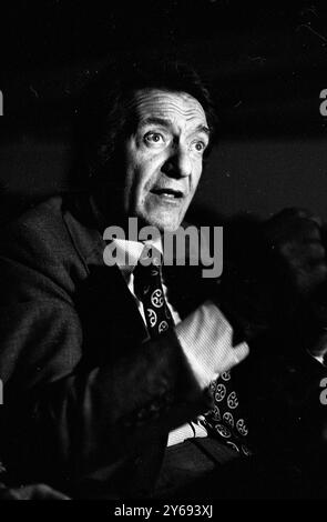 Spanish theater and film actor Alberto Closas during an interview in ...