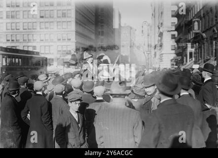 Union Sq. - Mrs. McKenzie speaking for suffrage Stock Photo - Alamy