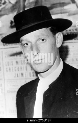 CHRISTOPHER MEAGHER AUSTRALIAN AUSSIE BULLFIGHTER IN SPAIN ; 16 ...