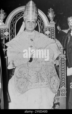 PAUL POPE VI CORONATION IN VATICAN CITY, ROME ; 1 JULY 1963 Stock Photo ...