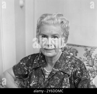 VICTORIA KING FARLOW IN LONDON / ; 29 MAY 1963 Stock Photo - Alamy