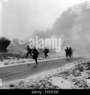 ARMY DANISH TROOPS ON EXCHANGE VISIT FOR EXERCISES ENGLAND - NAFFI CLUB ...